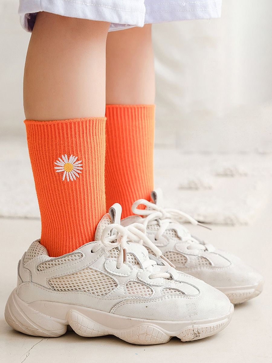 Wholesale Little Kid Daisy Flower Embroidered Socks 200